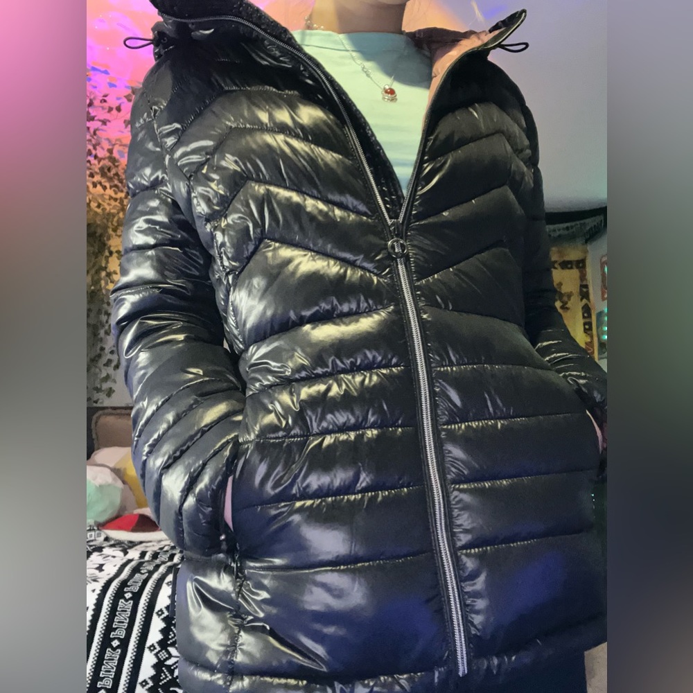 Noize Woman’s Black Puffer With Pink Interior - Gem